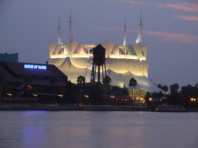 A Most Spectacular Show – La Nouba